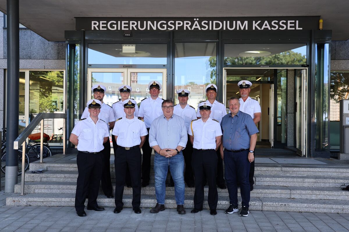 Delegation der Fregatte Hessen besucht das Regierungspräsidium Kassel ...